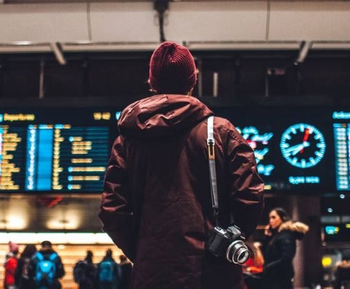 How to Become a Professional Traveler? 7 Lucrative Tips